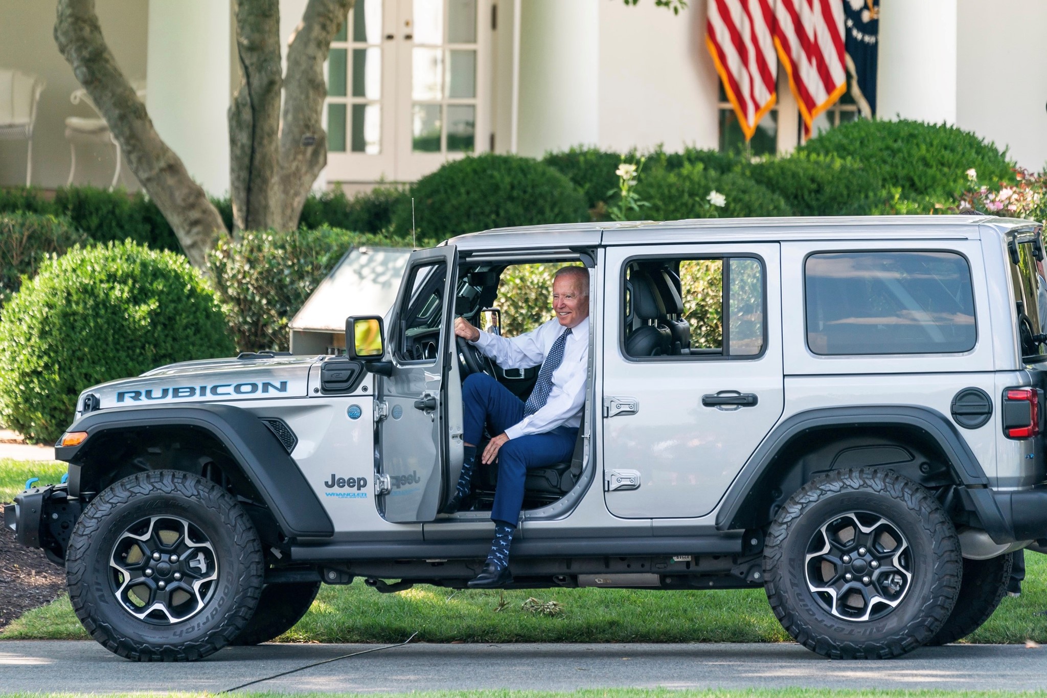 Biden Sets Target of 50 Percent Electric Cars by 2030 - IER